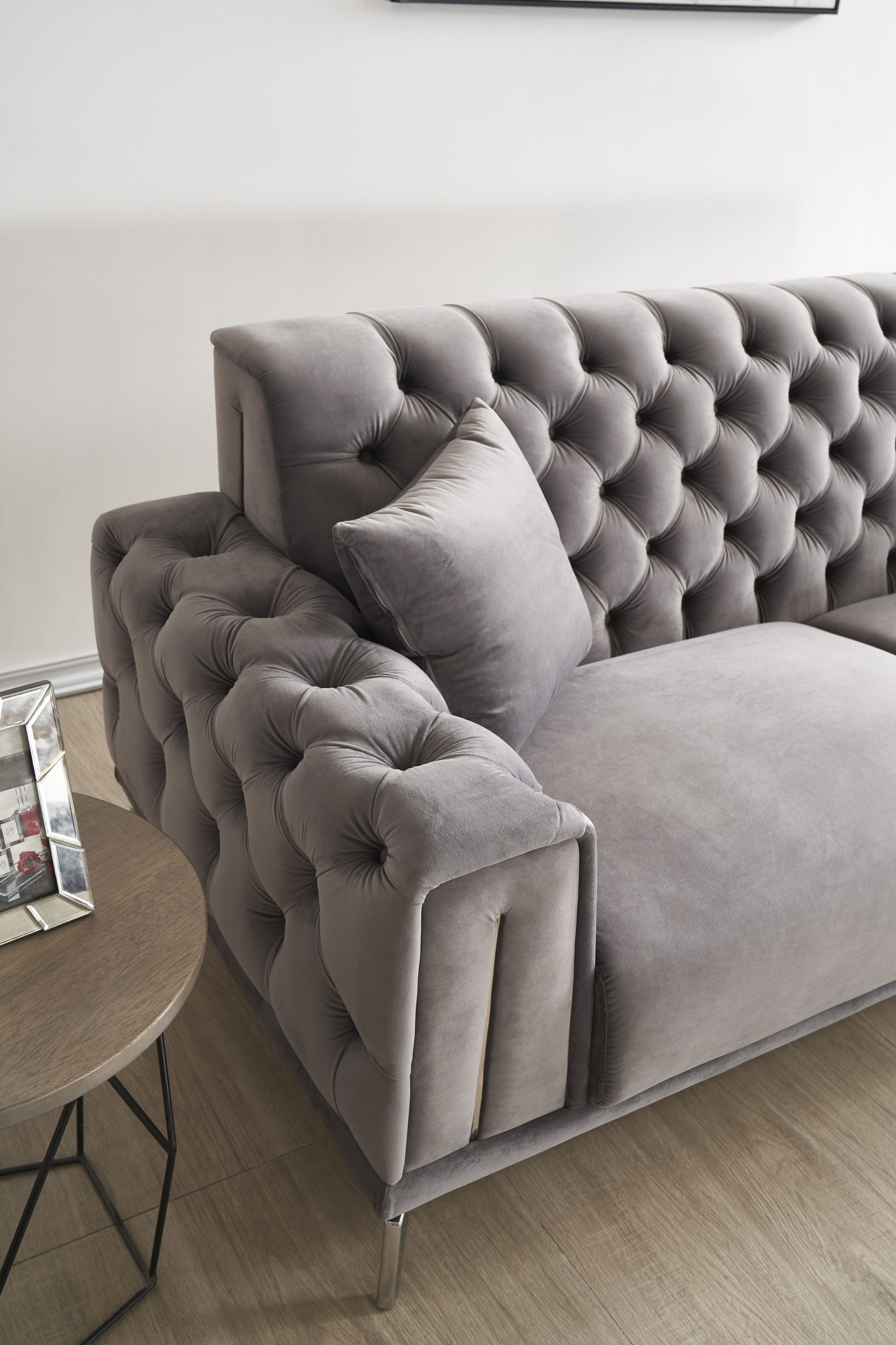 Gina sofa | Moderno Living | High Quality Furniture